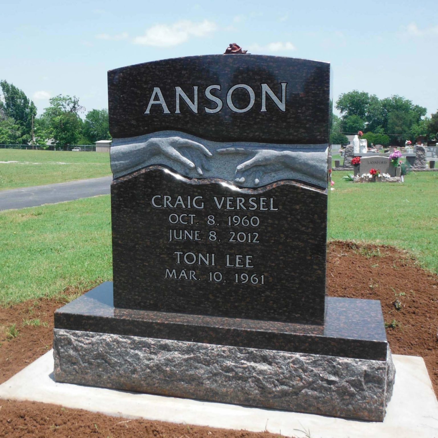 Personal Monuments | Willis Granite Monuments