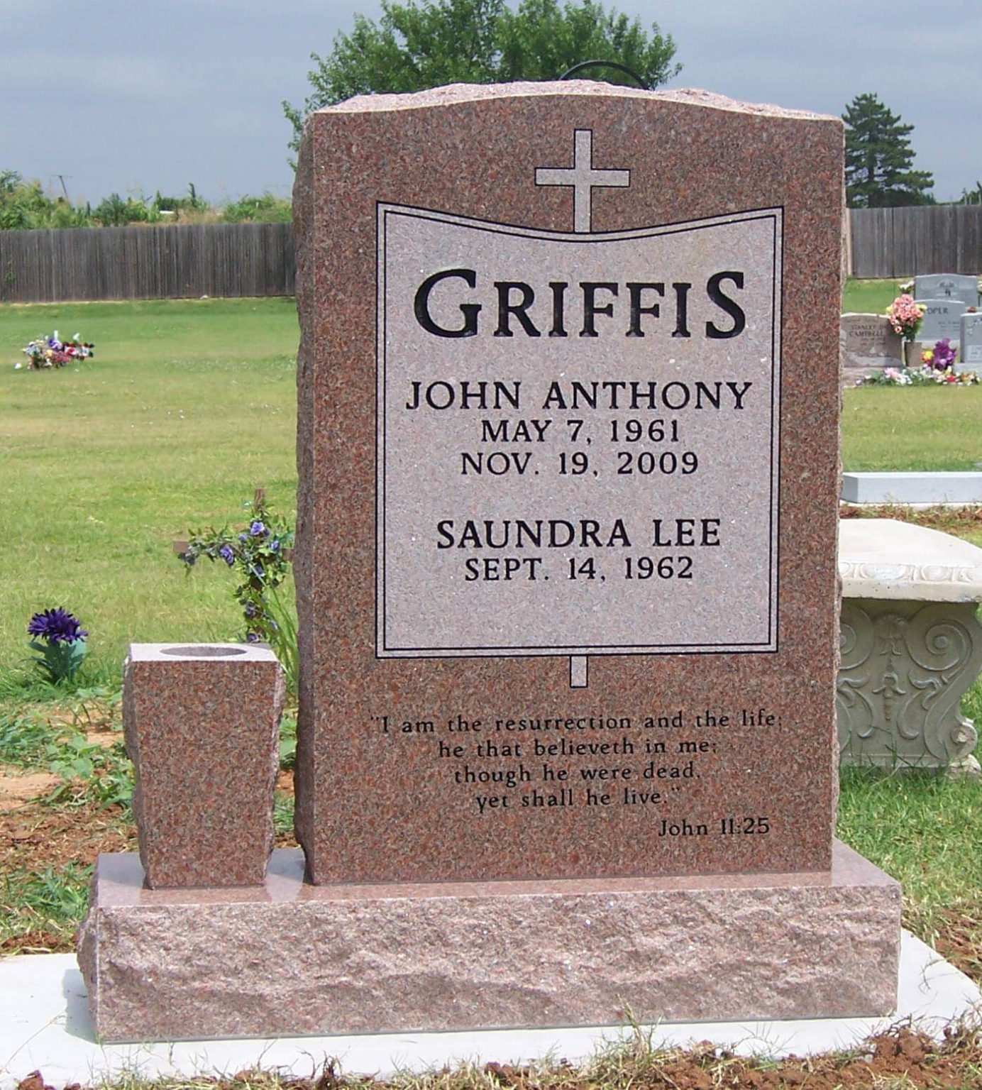 Personal Monuments | Willis Granite Monuments
